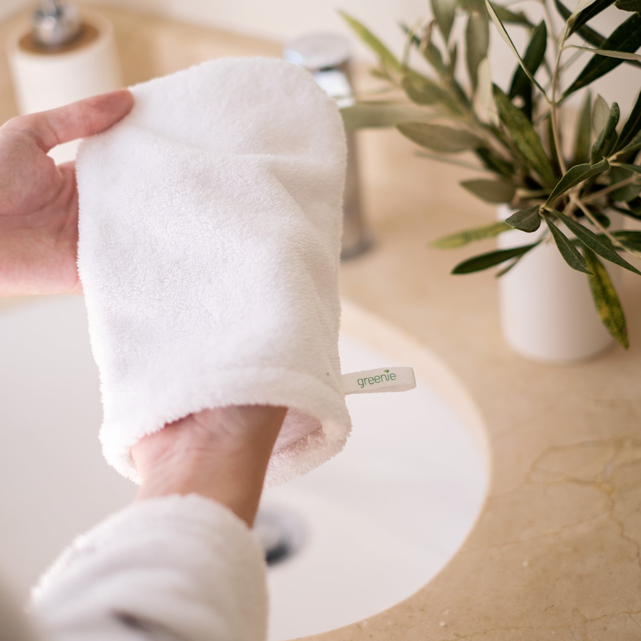 Beauty-Miracle Face Mitt – Little House Btq